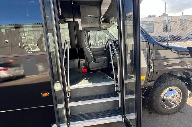 Transfer from Pearson Airport to Toronto by 24 Passenger Bus - FAQ