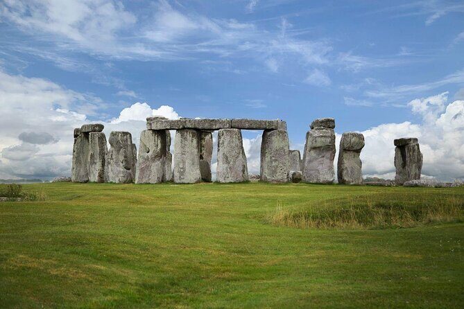 Transfer from Southampton to Heathrow via Stonehenge and Windsor - Exploring the Transfer from Southampton to Heathrow via Stonehenge and Windsor: A Practical and Authentic Day Trip