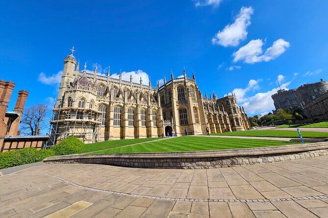 Transfer from Southampton to Heathrow via Stonehenge and Windsor - In Summary