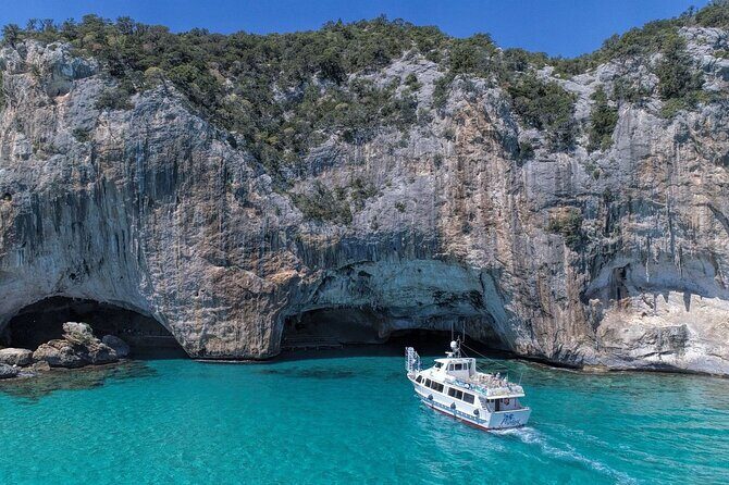 Transfer to the Bue Marino Caves and Cala Luna - The Costs and Whats Included
