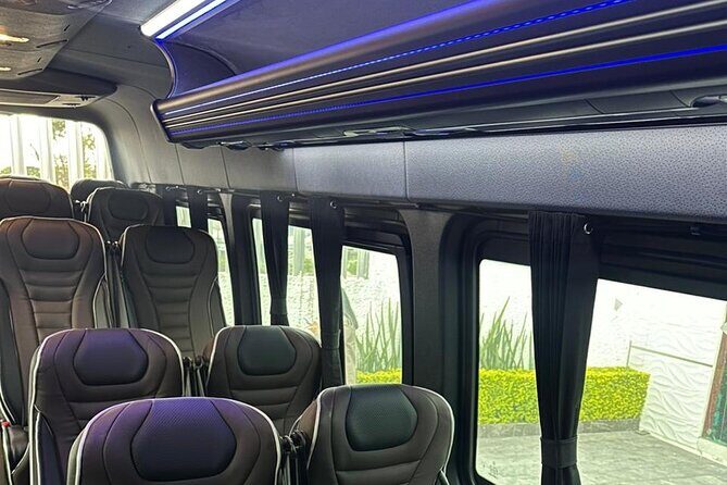 Transportation Playa DE l Carmen to Cancun Airport from 1 to 8 Travelers - FAQ