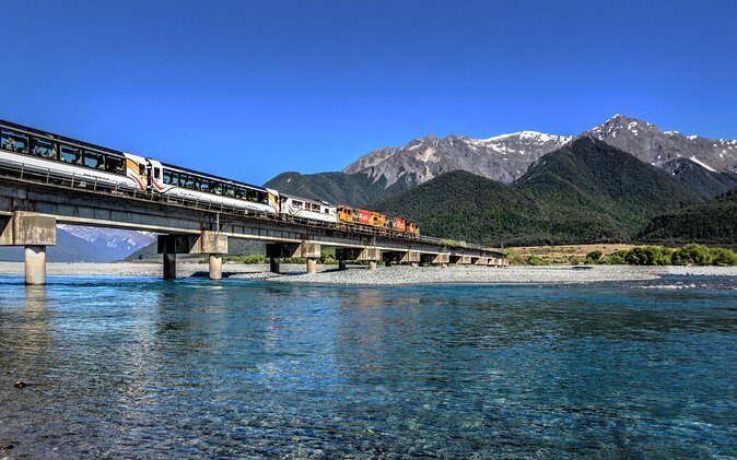 TranzAlpine Train Journey from Greymouth to Christchurch - Onboard Experience & Amenities