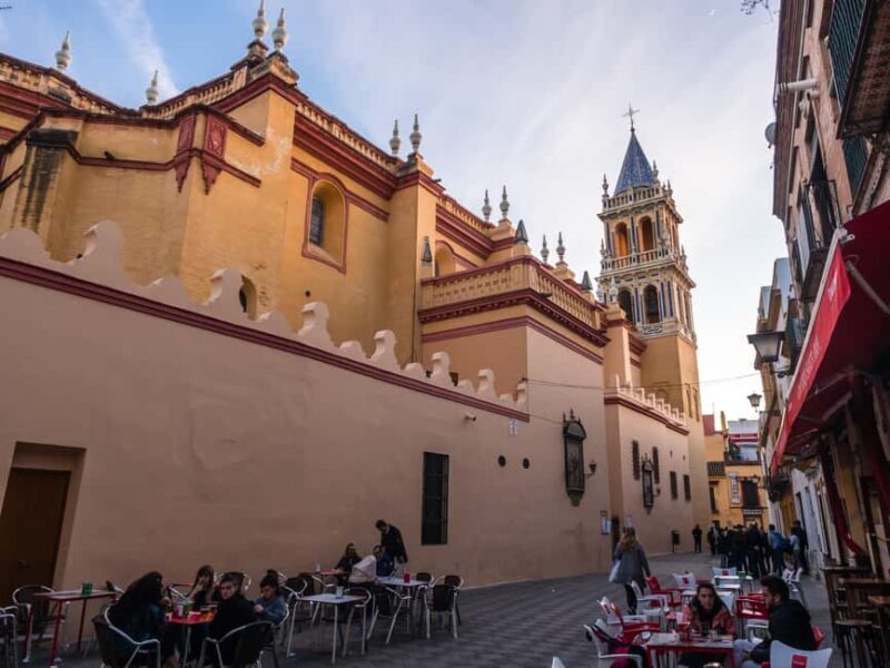 Triana La Flamenca Tour. Includes a visit to the Corrales - Discovering Triana: The Heart of Seville’s Artistic Soul