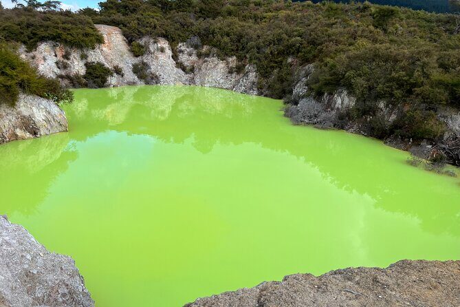 TRIPLE DEAL Wai-O-Tapu, Redwood Forest & Blue Springs Ex Auckland - Key Points