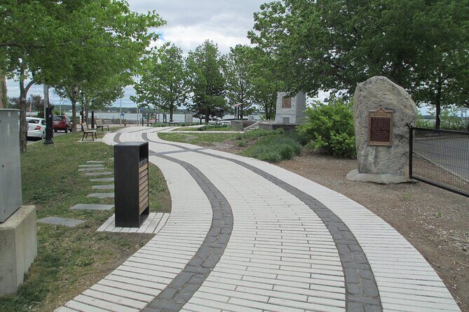 Trois-Rivières Self-Guided Walking Tour and Scavenger Hunt - Monuments and Parks: A Mix of Nature and History