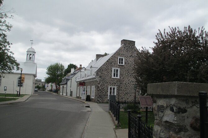Trois-Rivières Self-Guided Walking Tour and Scavenger Hunt - The Ursuline Monastery and Historic Buildings