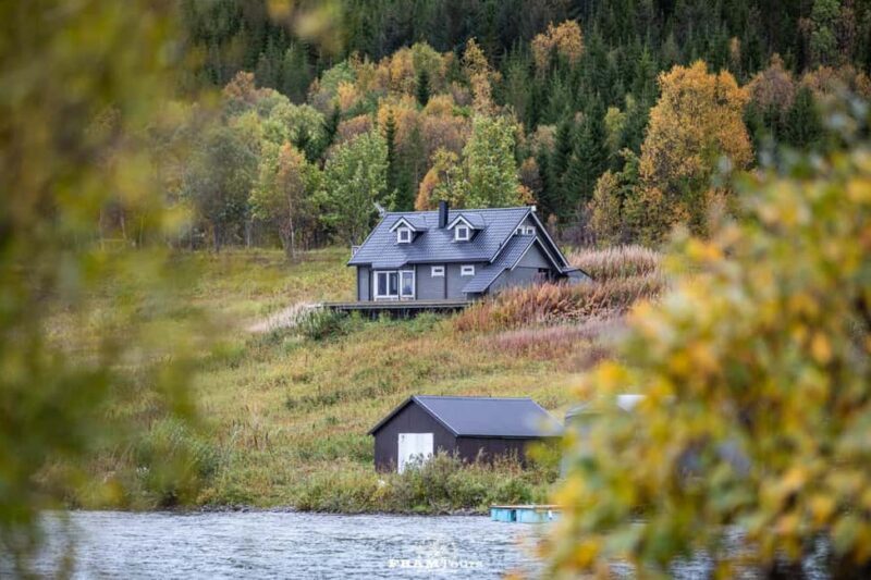 Tromsø: Authentic Lyngen Alps expedition with scenic lunch - The Guides: Knowledge and Personal Touch
