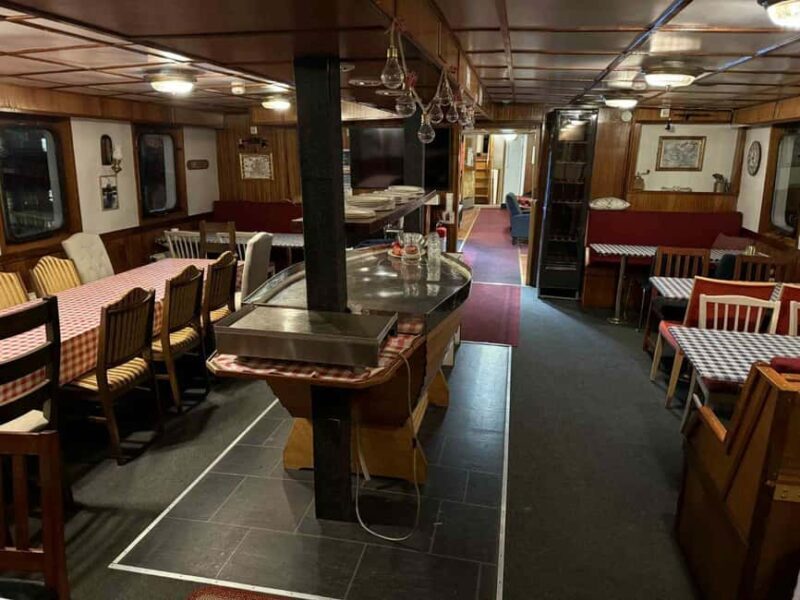 Tromsø: Classic arctic fjord cruise with lite lunch - The Sum Up