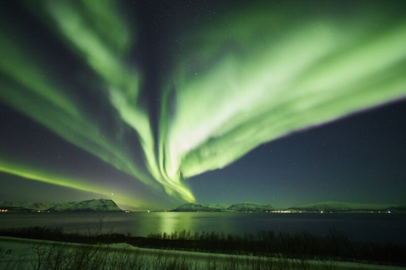 Tromso: Minivan Aurora Excursion with Pictures & Warm Suits - An Honest Look at the Experience