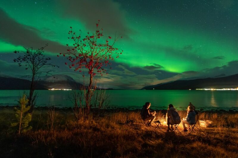Tromsø: Northern Lights Hunt with Photos and Hot Food - Meeting Point and Initial Setup