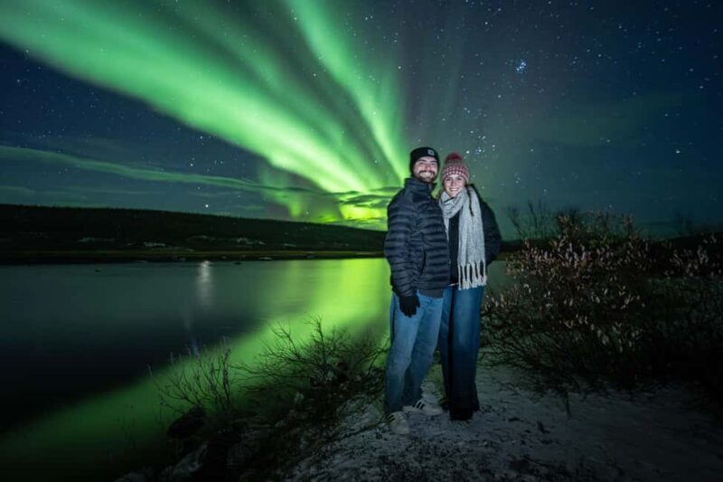 Tromsø: Northern Lights Hunt with Photos and Hot Food - Food and Atmosphere