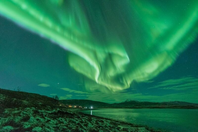Tromsø: Northern Lights Hunt with Photos and Hot Food - Returning to Tromsø
