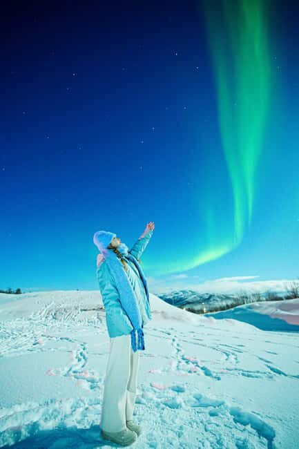 Tromsø: Northern Lights Pioneer Tour with Photos Included - Key Points