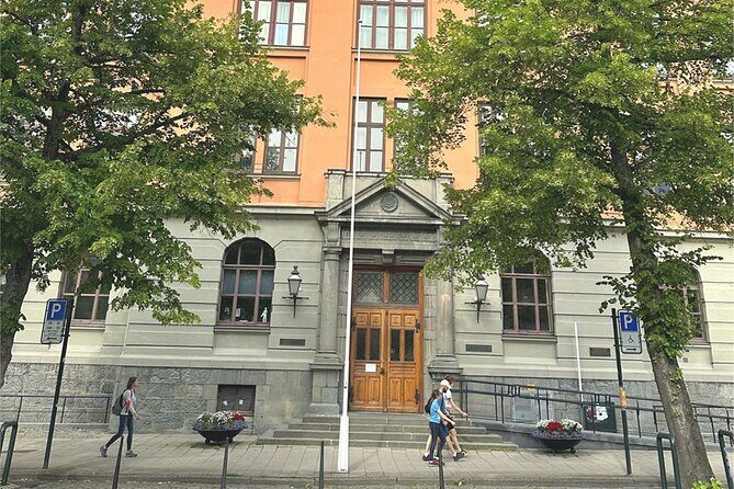 Trondheim's Regalia Self-Guided Tour of Norway's Historic Centre - Key Points  