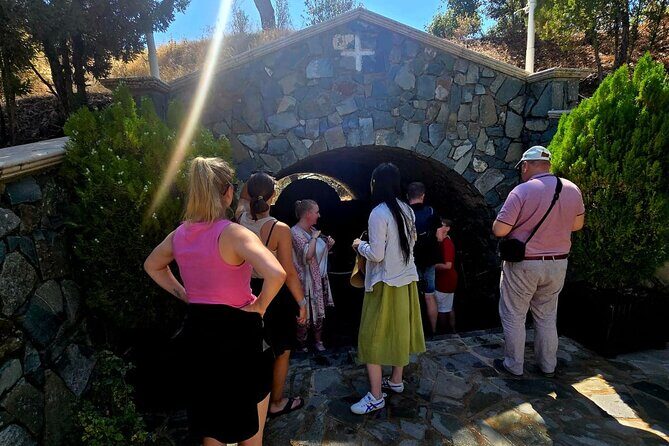 Troodos Mountains, Kykkos and Omodos Bus Tour from Paphos - FAQs