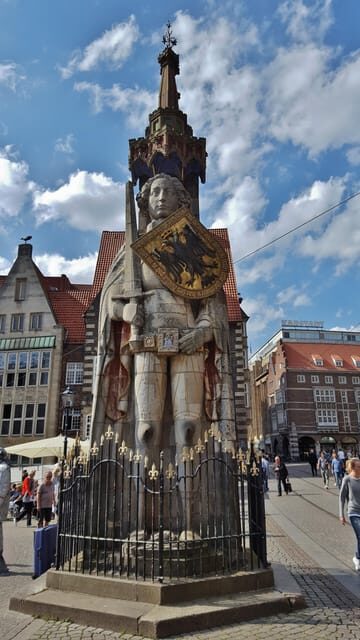 Truth or lie? - A special tour through Bremen's Old town - Discover Bremen’s Old Town with a Unique Twist