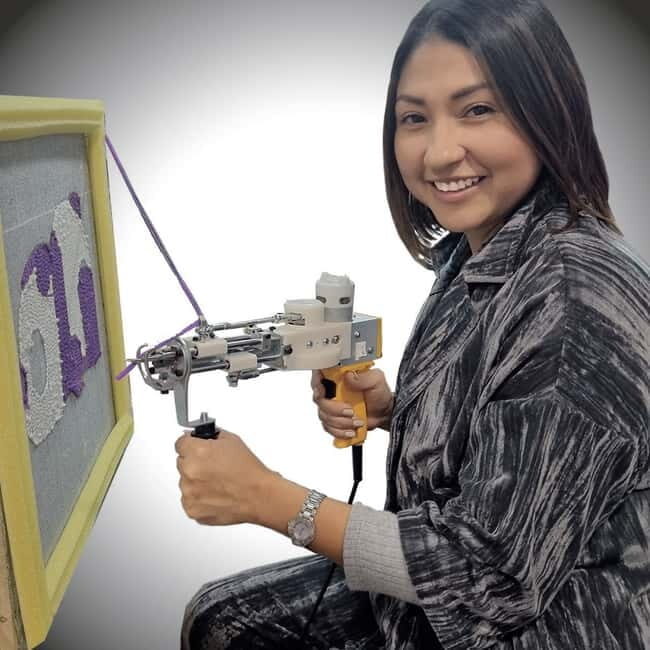 TUFTING: Learn how to make a rug during a fun class in Valencia. - Practical Details and Value