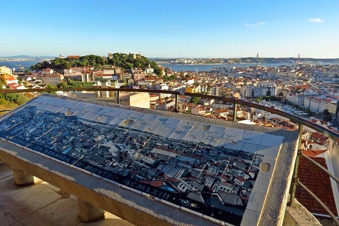 Tuk tuk Lisbon a discovery à la carte without fatigue. Lisbon differently.01 - FAQs