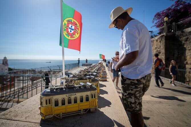 Tuk Tuk's Private Tourist Circuits in Lisbon - Key Points