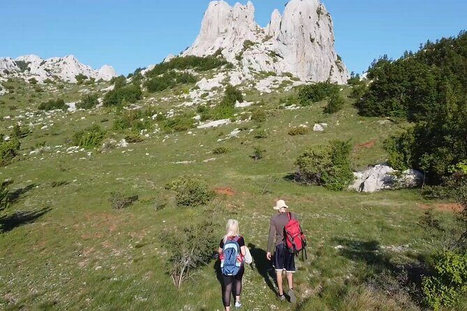 TuLove 4L, Velebit Safari, 4x4 off-road and hiking - Who Will Love This Tour?