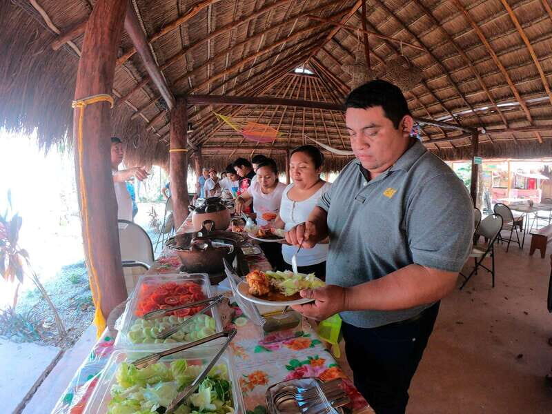 Tulum: Chocolate & Honey Sanctuary Experience with Lunch - Honey and Bee Conservation