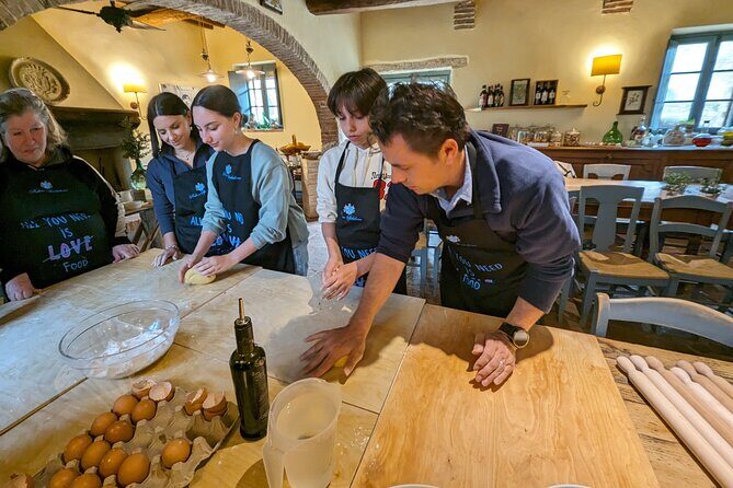 Tuscan Cooking Class of Homemade Pastas and Cantucci Cookies - The Experience at Podere Spedalone