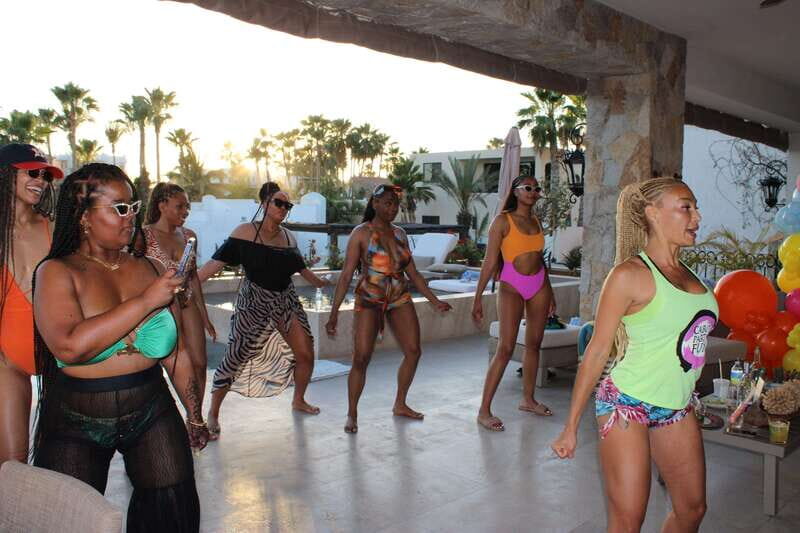 Twerk it out: Class for BACHELORETTE PARTIES in Cabo - What to Expect from the Twerk it Out Class