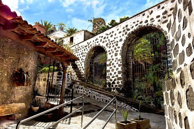 Twin Ticket Casa de los Balcones + Molino de gofio del Hoyo - Who Should Book This Tour?