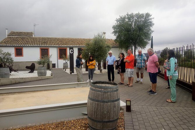 Two wineries tour with wine tasting - Practical Details