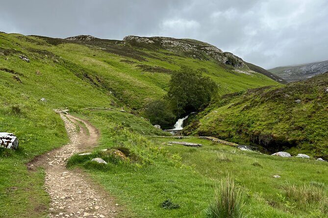 ULLAPOOL PORT Cruise Ship Tour, Ardvreck Castle, Rocks & More - Who Would Love This Tour?