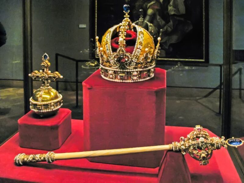 Ultimate Tower of London, Beefeater Welcome & Crown Jewels - The Experience Breakdown: What to Expect