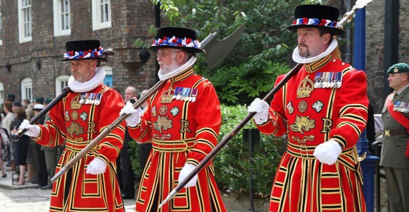 Ultimate Tower of London, Beefeater Welcome & Crown Jewels - FAQ