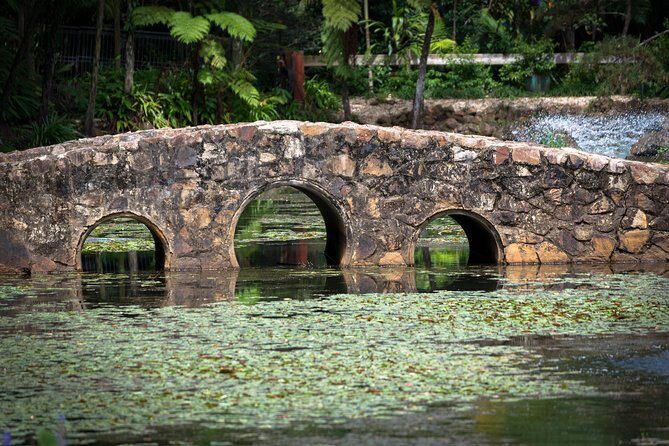 Uluru Sunset Luxury Picnic for 2