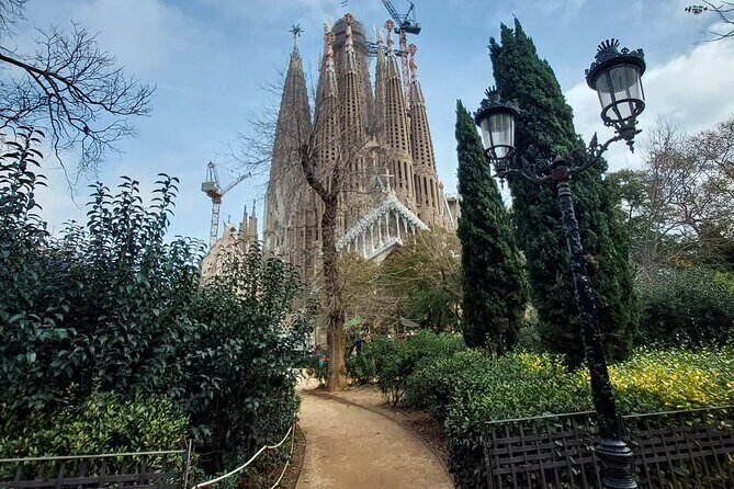 UnCommon Barcelona by Bike! Top Sights and Hidden Corners - Frequently Asked Questions