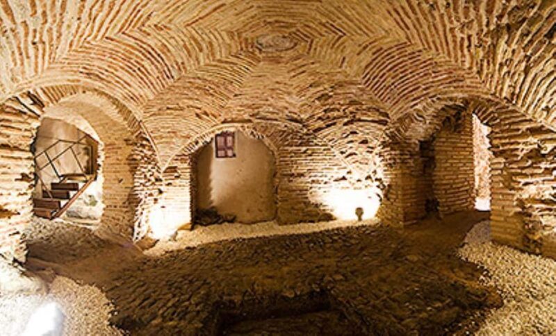 Underground Toledo Tour in English: Discover Hidden History - Key Points