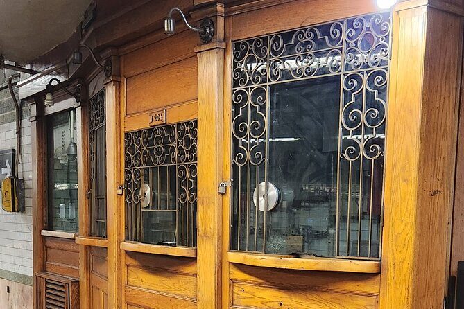 Unexpected Wall Street Walking Tour - The Authenticity and Insights from Reviewers