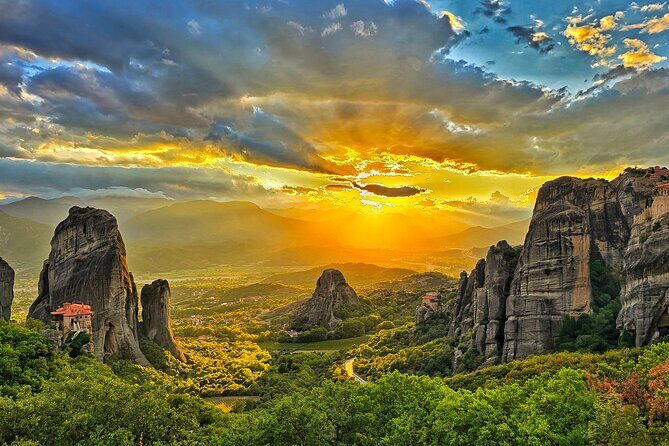 Unforgettable Delphi and Meteora PrivateTour All Inclusive - Key Points