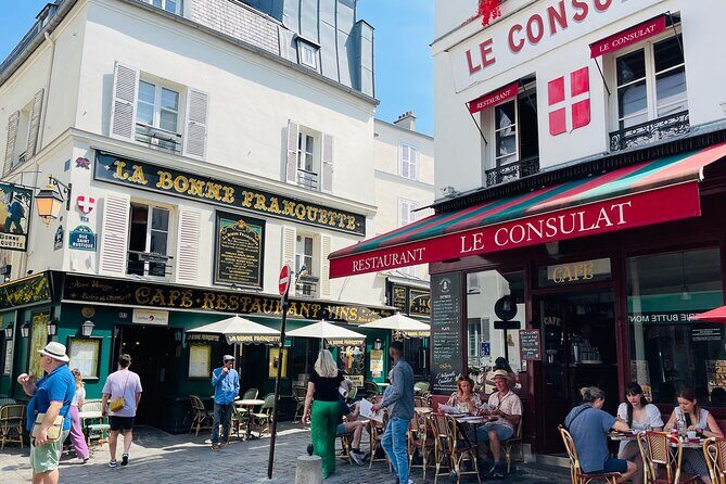 Unique Montmartre photo tour with VOGUE photographer - Exploring the Montmartre Photo Tour: What to Expect