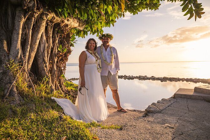 Unique photo shoot in the heart DE Moorea: Beach & mountain combo - Who Would Love This Experience?