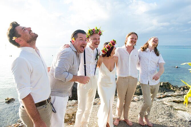 Unique photo shoot in the heart DE Moorea: Beach & mountain combo - The Sum Up