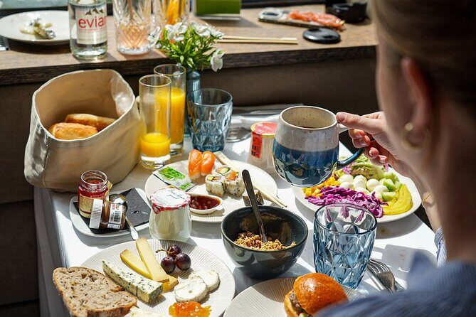 Unlimited brunch cruise on the Seine - An Honest Look at the Unlimited Brunch Cruise on the Seine