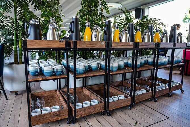 Unlimited brunch cruise on the Seine - What Makes the Seine Brunch Cruise Special