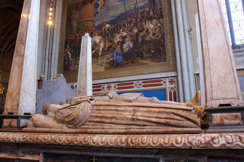 Uppsala: City Highlights and Hidden Gems Walking Tour - Key Points