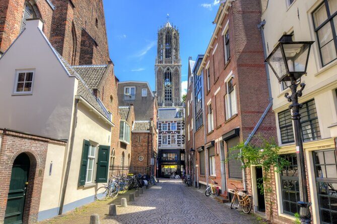 Utrecht Old Town: Medieval Monster Hunt & Walking Tour - Key Points
