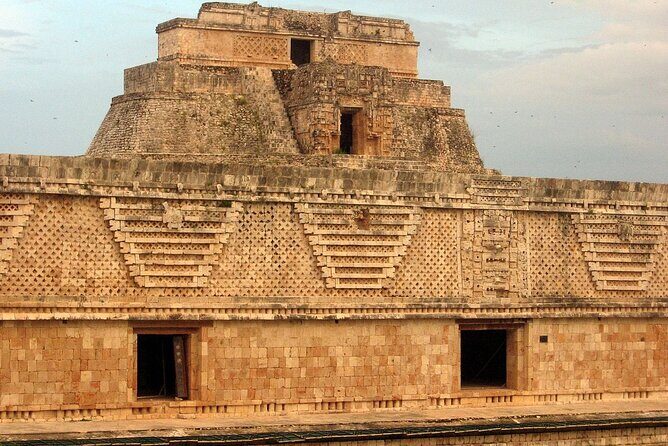 Uxmal and Kabah Ruins Tour with Chocolate History - Kabah Ruins: Closer Encounters with Murals and Warriors