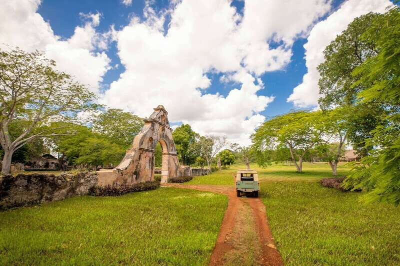Uxmal: Private Plantations Tour in a Vintage Land Rover - An Authentic and Stylish Way to Explore Uxmal
