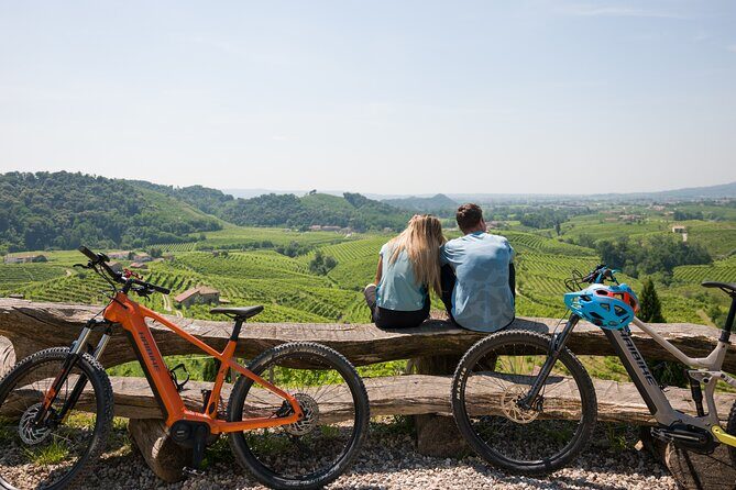 Valdobbiadene e-bike tour amongst vineyards UNESCO Prosecco Hills - Key Points