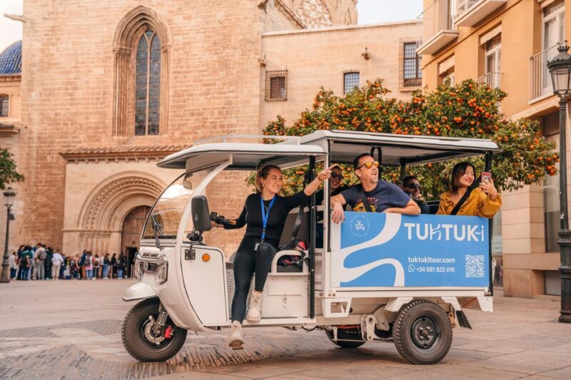 Valencia 1 hour by TukTuki: Essential and Private Tour - In The Sum Up