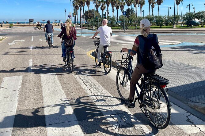Valencia all in one: beaches, old town & city arts by E-bike - A Deep Dive into the Valencia E-bike Tour