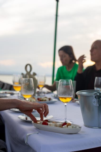 Valencia: Boat Ride with Valencian Wine Tasting & Tapas - Key Points